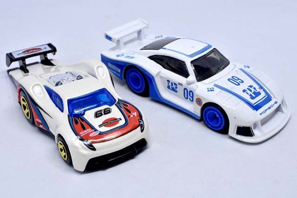 WAIL TALEのレビュー！希少な（？）マルティニ風×モビーディック風 オリジナルCROOZEカー[C2735] | Hot Wheels ...