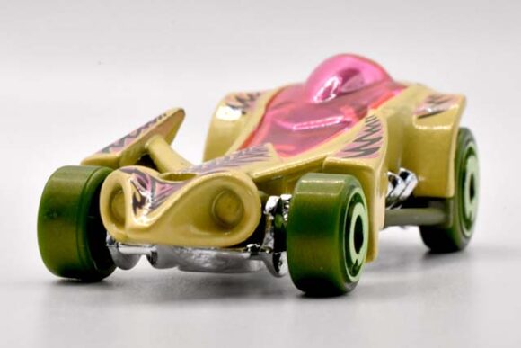 PREYING MENACEのレビュー！カマキリ型のミニカー！w[GRY50] | Hot Wheels 情報まとめ | ホットウィール にわかマニア